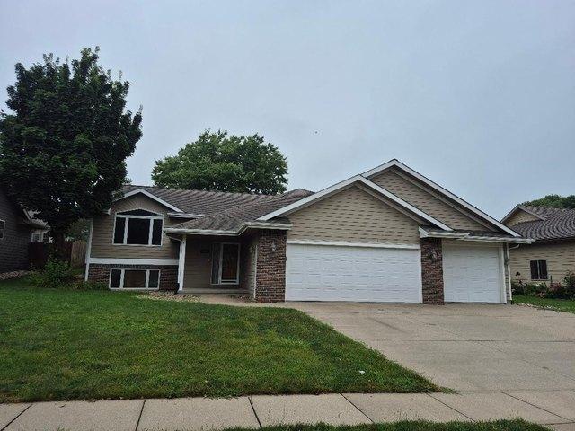 1507 West St, Yankton, SD 57078