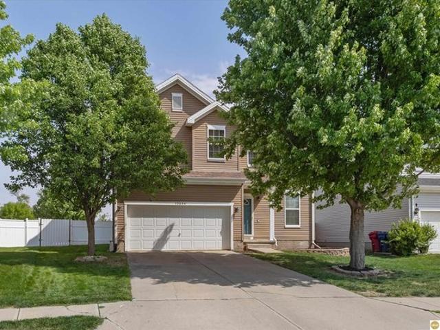 15084 Mormon Cir, Bennington, NE 68007