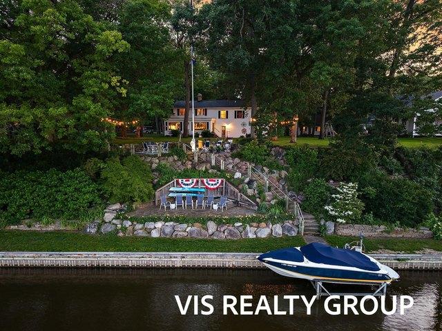 15085 Mercury Dr, Grand Haven, MI 49417