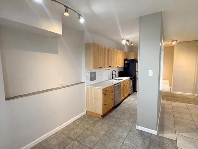 1508 Barclay Towers