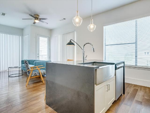 1508 Blodgett Street 609