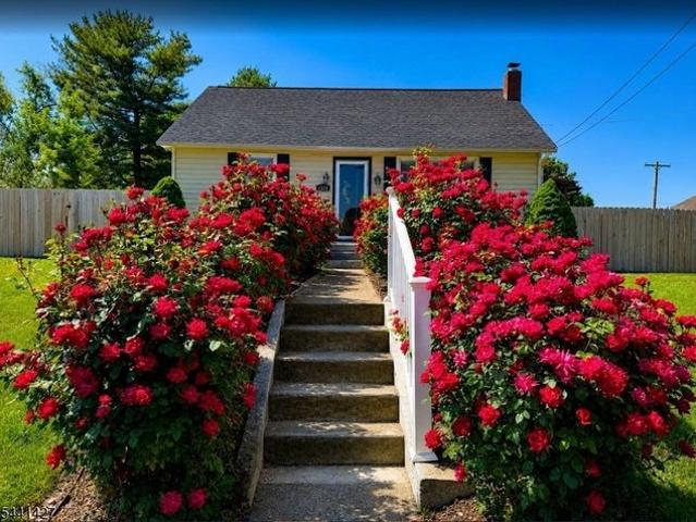 1508 Chestnut St, Pohatcong Township, NJ 08865