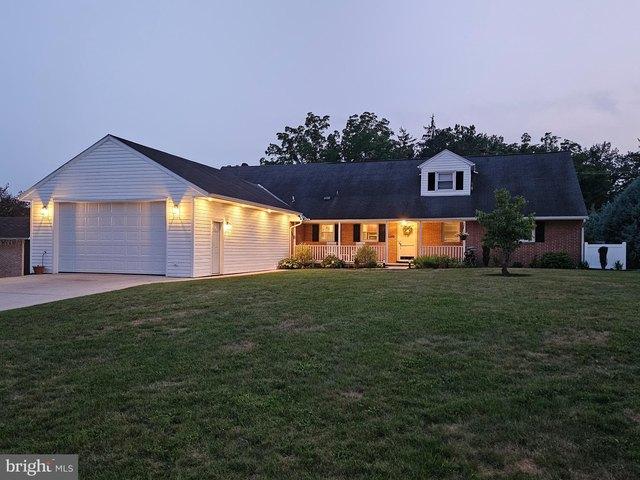 1508 Crestmont Dr, Harrisburg, PA 17112