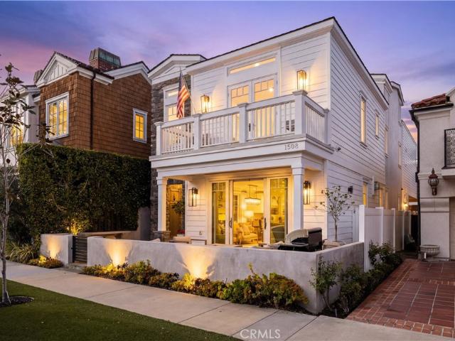 1508 E Balboa Boulevard