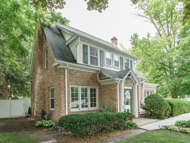 1508 E Main St