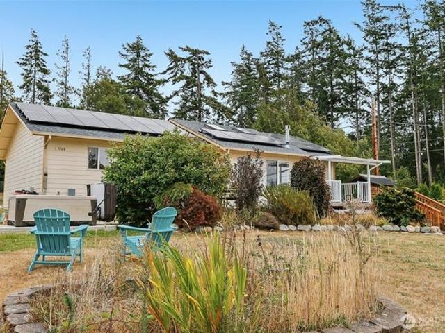 1508 Hultman Rd, Camano Island, WA 98282