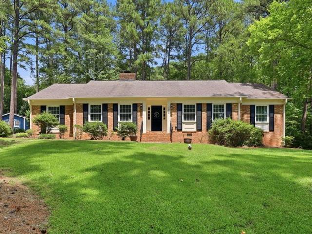 1508 Lord Ashley Dr, Sanford, NC 27330