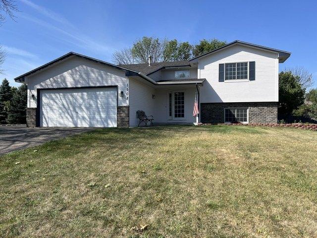 1508 Thistle Ln, Shakopee, MN 55379