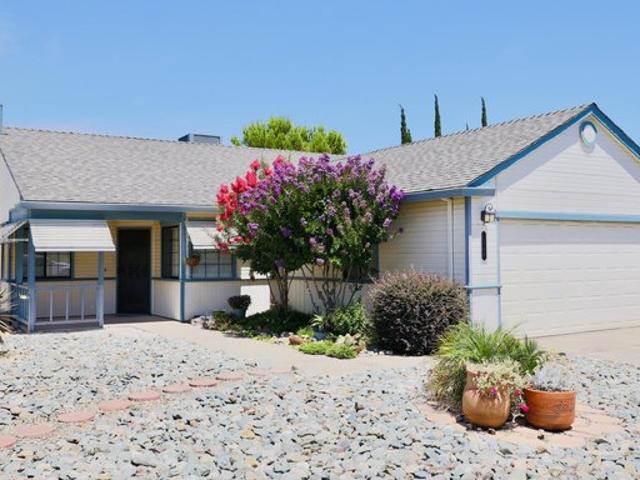 1508 Whistling Dr, Redding, CA 96003