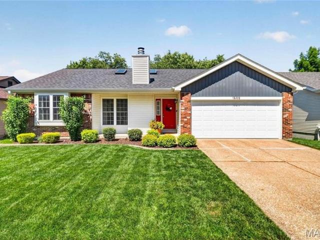 1509 Morning Sun Dr, Ballwin, MO 63021