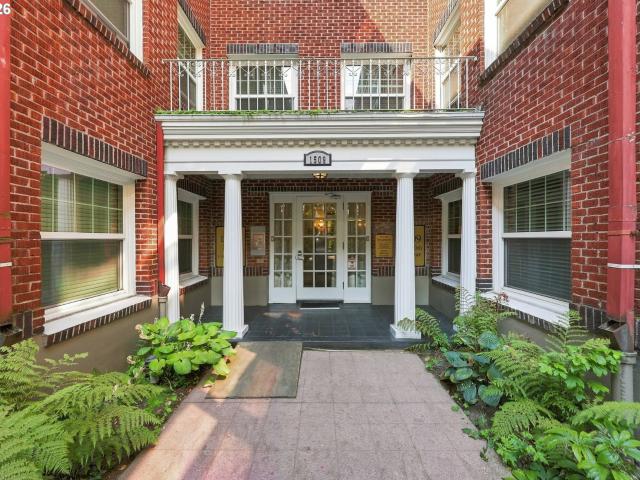 1509 NE 10TH AVE # 202
