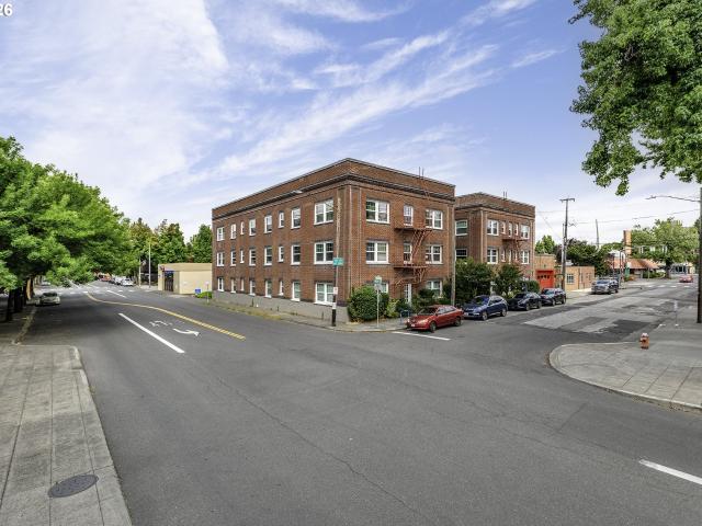 1509 NE 10TH AVE # 205