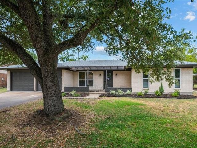 1509 Barak Ln, Bryan, TX 77802