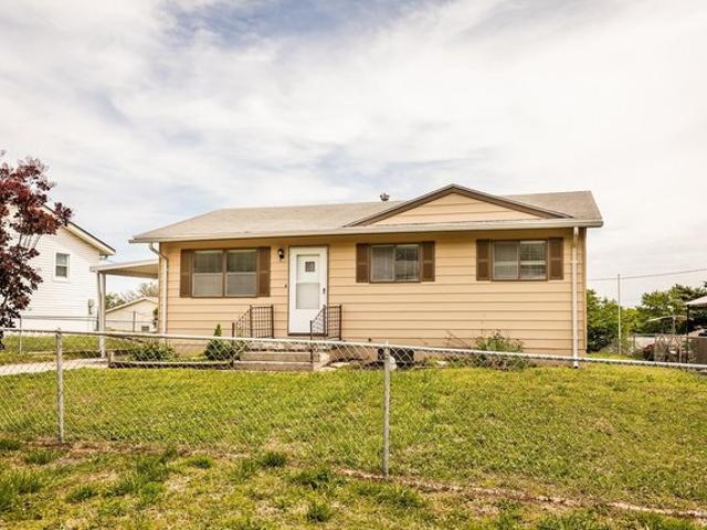 1509 Bel Air Dr, Junction City, KS 66441
