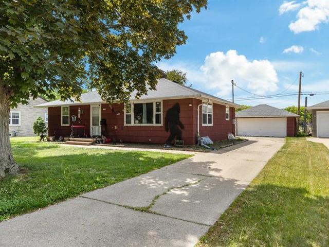 1509 Doemel St, Oshkosh, WI 54901
