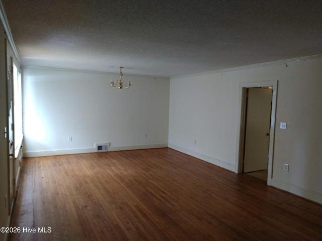 1509 E 4th Street