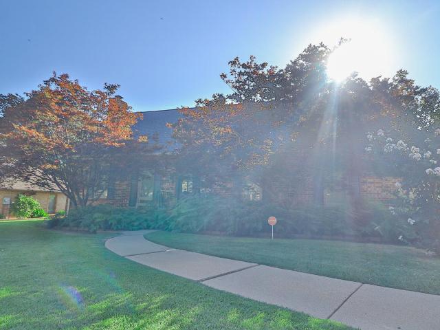 1509 Hillcrest Drive