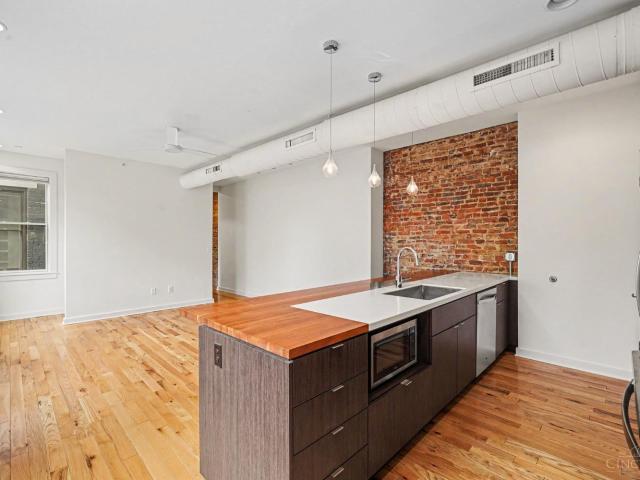 1509 Pleasant Street