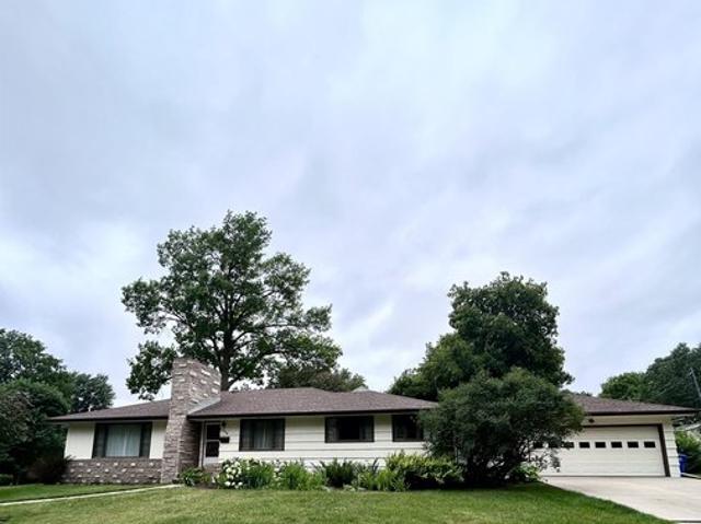 1509 S Carter Pl, Sioux Falls, SD 57105