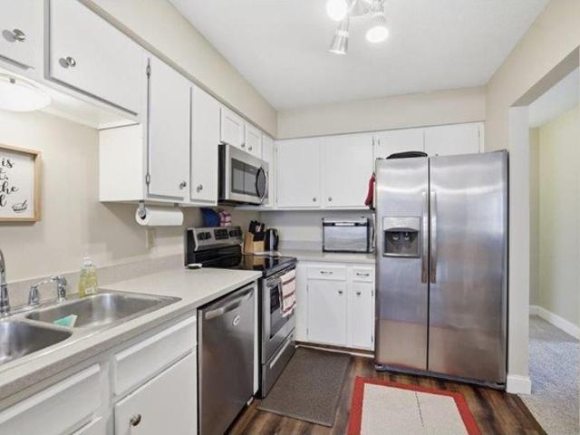1509 W 140th St, Burnsville, MN 55337