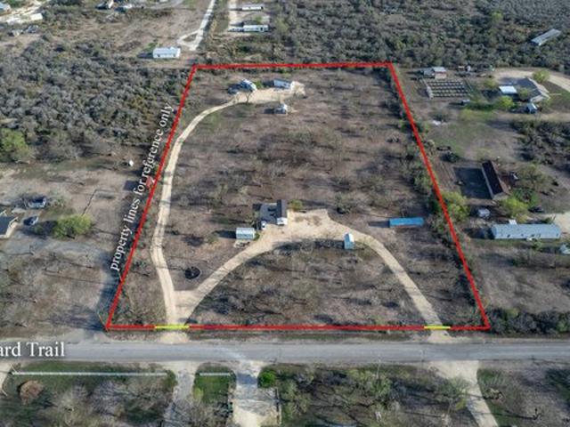 1509 Westward Trl, Uvalde, TX 78801