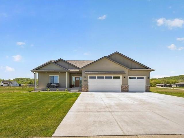1509 Wildwood Dr, Lake City, MN 55041