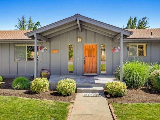1509 Woodland Dr, Ashland, OR 97520