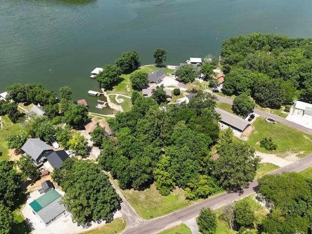 15000 Bittersweet Ln, Unionville, MO 63565
