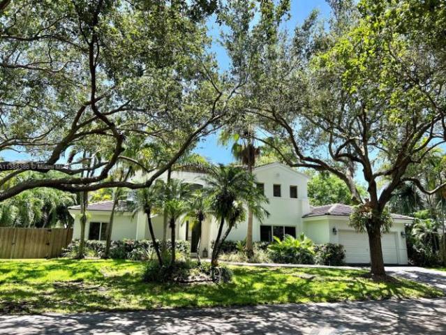 15001 75th Ct SW, Palmetto Bay, FL 33158