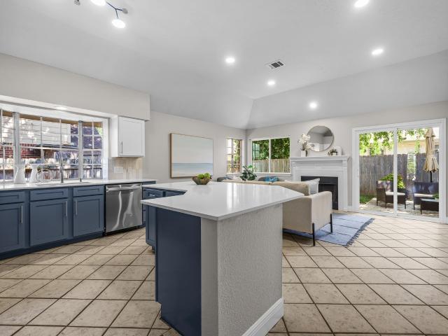 15006 Snelling Dr