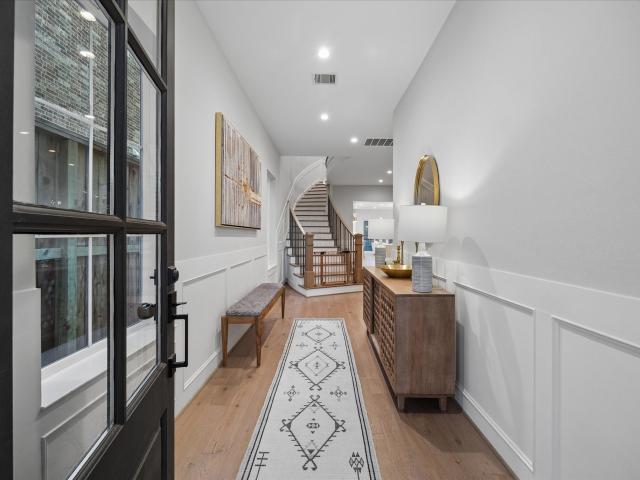 1500 Auline Lane C