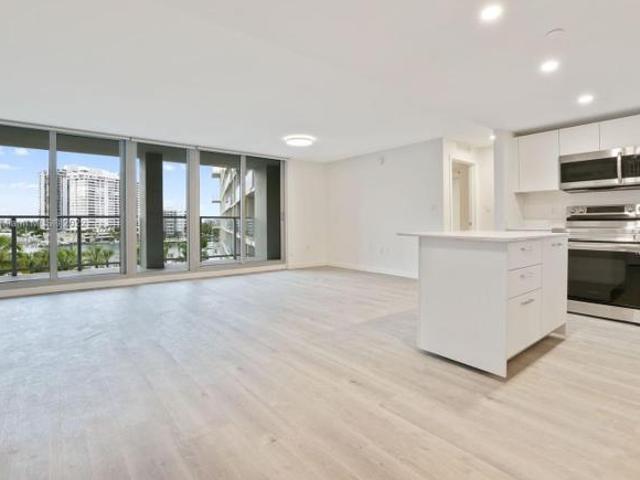 1500 Bay Rd #N 0308 Miami Beach, FL 33139