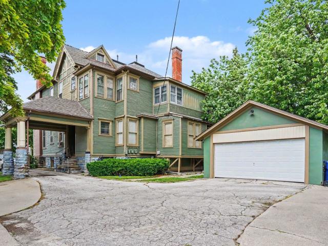 1500 Center Avenue