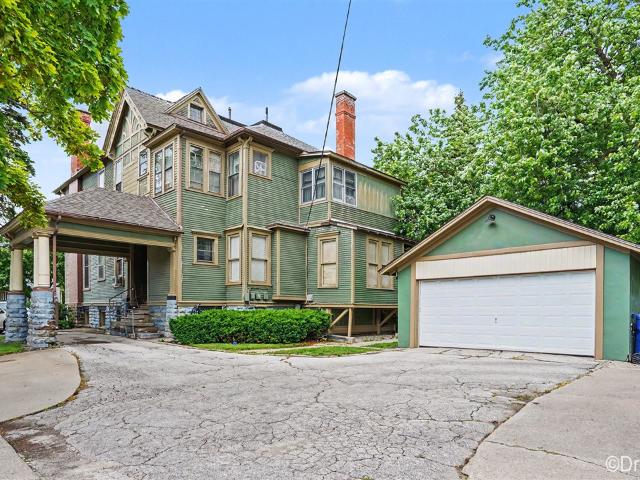 1500 Center Avenue
