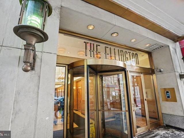 1500 Chestnut St Apt 8C, Philadelphia, PA 19102