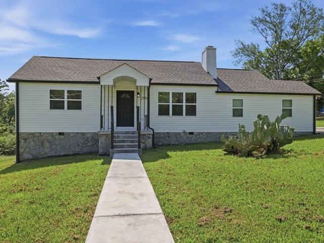 1500 Greenwood Rd, Chattanooga, TN 37411