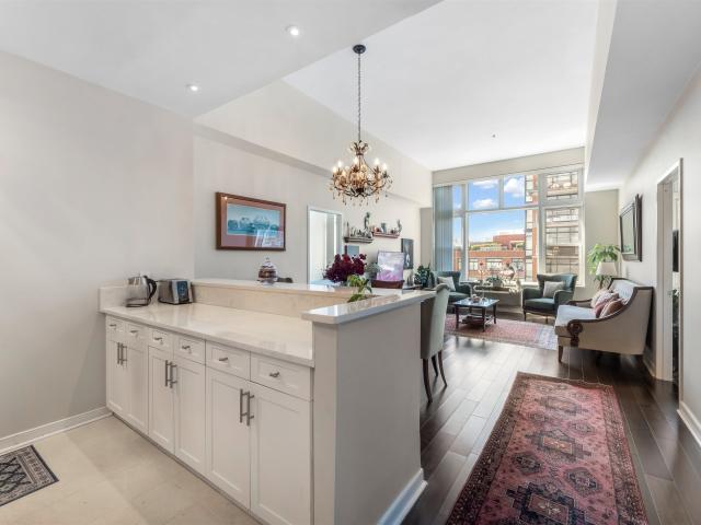 1500 Hudson St # 7M