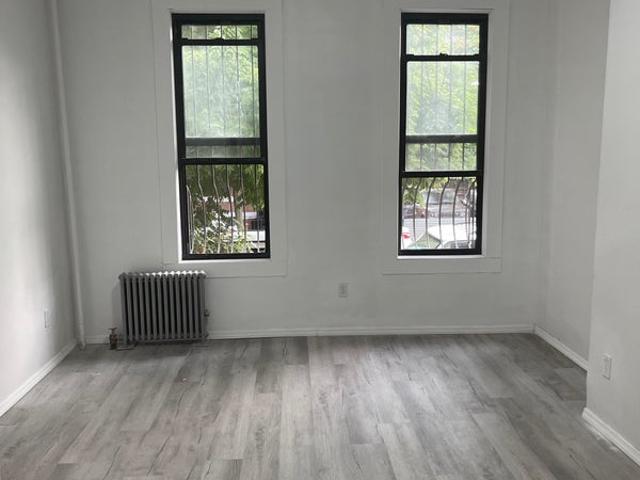 $1500 Large Pet friendly Room available June 1st