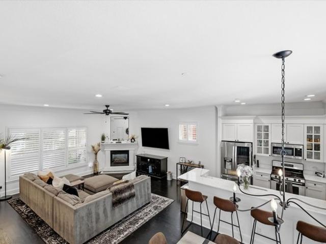 1500 Pecos St Apt 10, Dallas, TX 75204