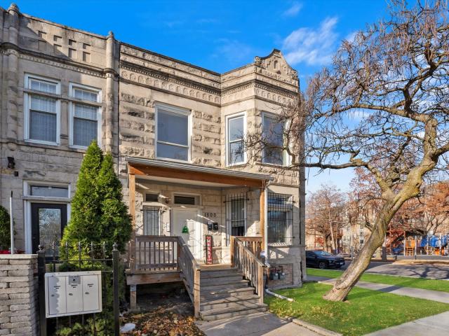 1500 s trumbull avenue