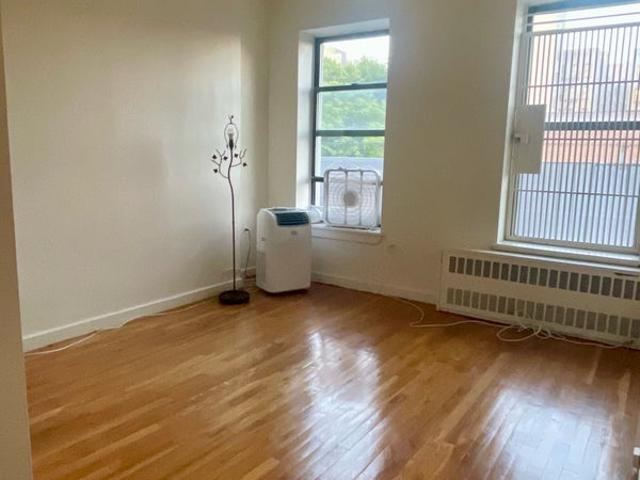 $1500 Spacious, 11x14, bedroom with 2 closets
