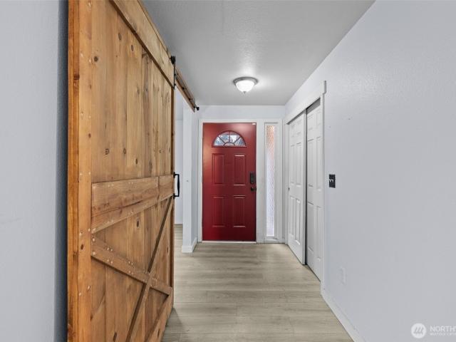 1500 th Avenue E