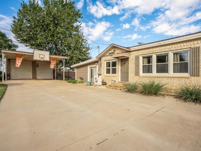 1500 W 10th Street