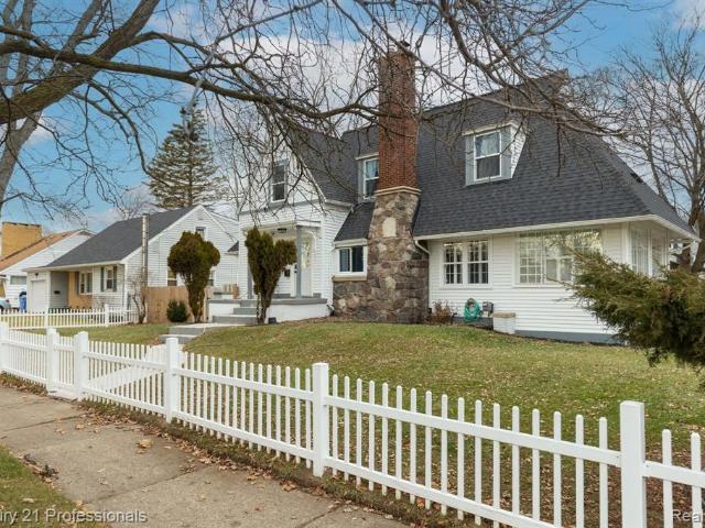 1500 W Saint Joseph Street