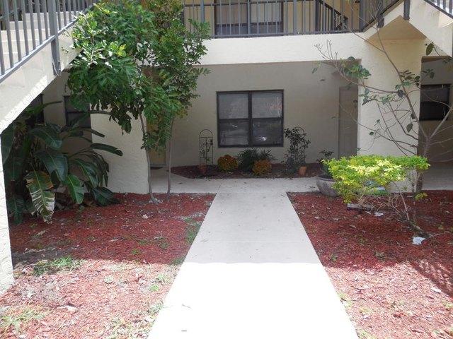 1500 Windorah Way Apt D, Royal Palm Beach, FL 33411
