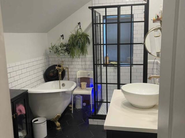 $1500 120 sqf room for Rent Available Now