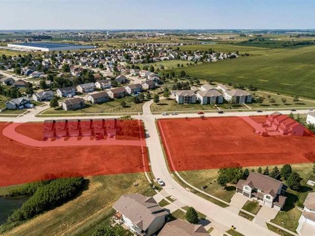 1500 1 Ponds Edge Ct, North Liberty, IA 52317