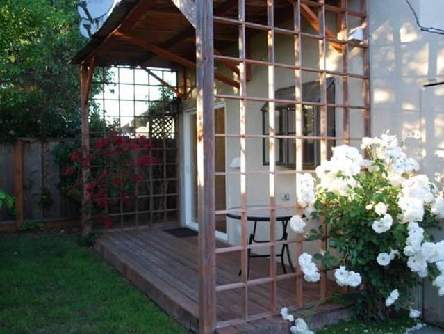 $1500 / 1br 600ft² Unique & Spacious in law unit with laundry, patio, storage & more
