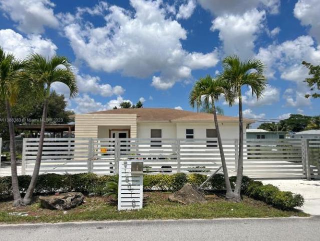 15010 Buchanan St, Miami, FL 33176