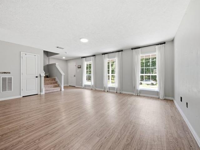 15011 Crockett Rd, Willis, TX 77378